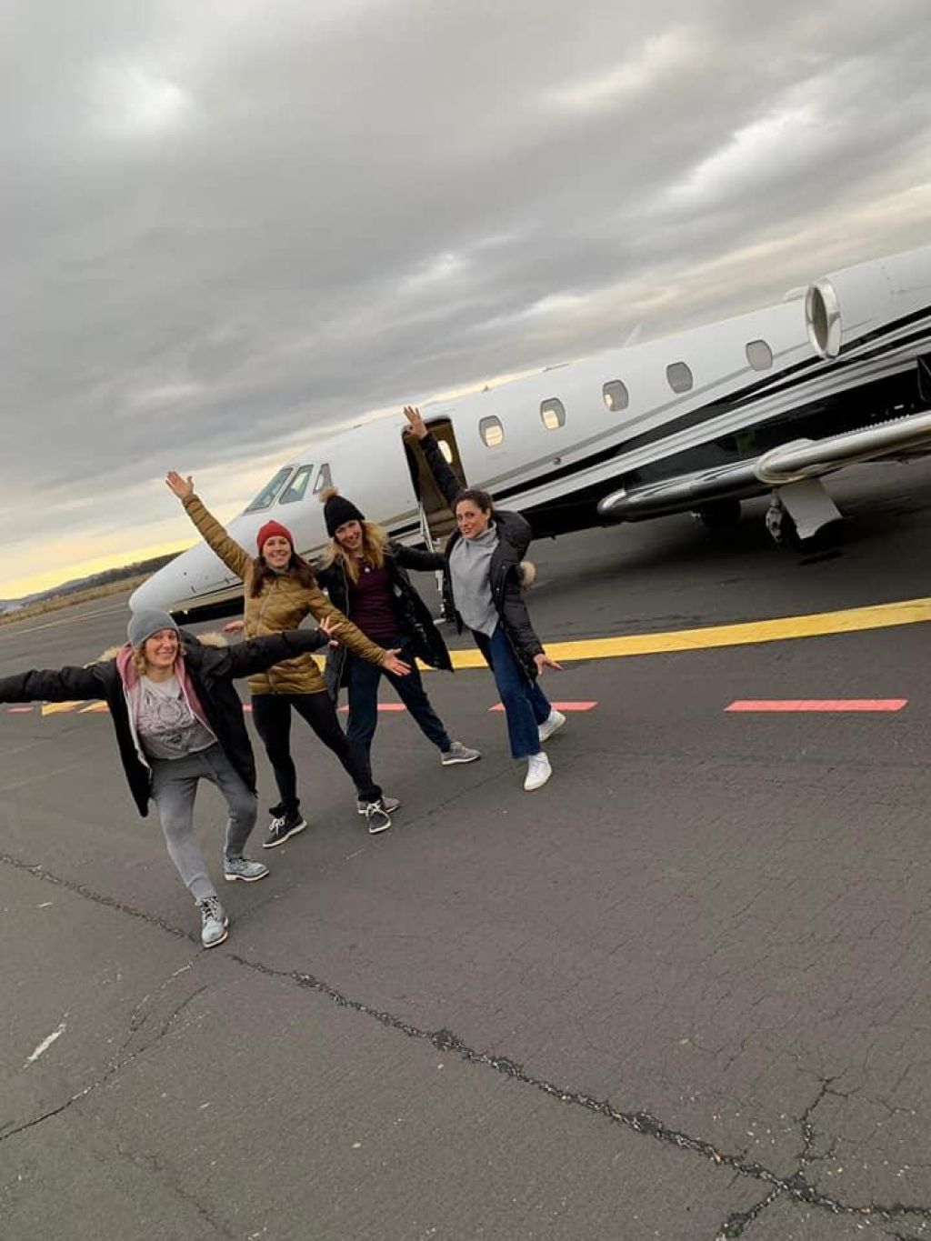 FOTO: Vau, to je zasebno letalo s katerim je Ilka odpeljala ...