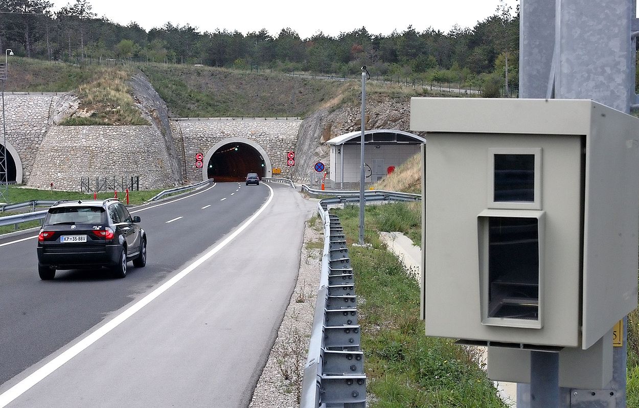 Kje na dolenjski avtocesti bodo postavili stacionarni radar? - NaDlani.si