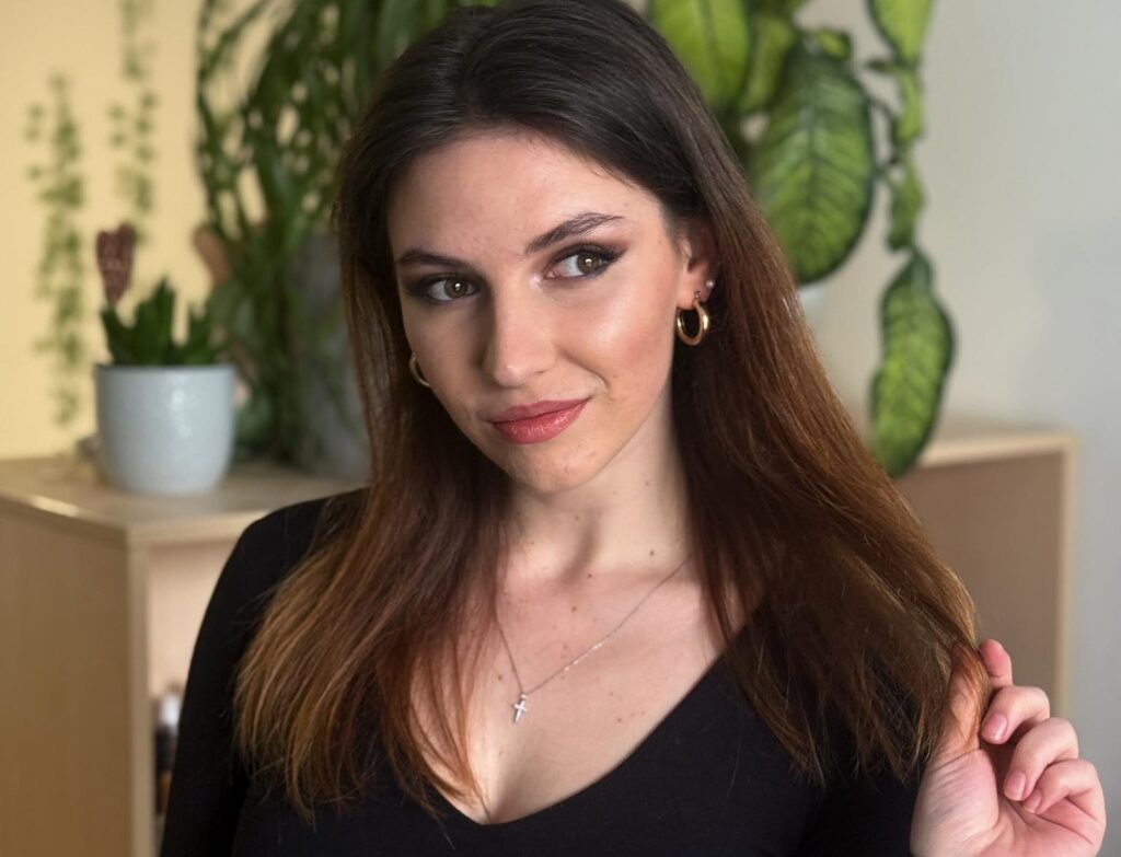 Mlado SDS-ovko vprašanje o se** pred poroko spravilo v zadrego, dobila je slabo vest (VIDEO ...