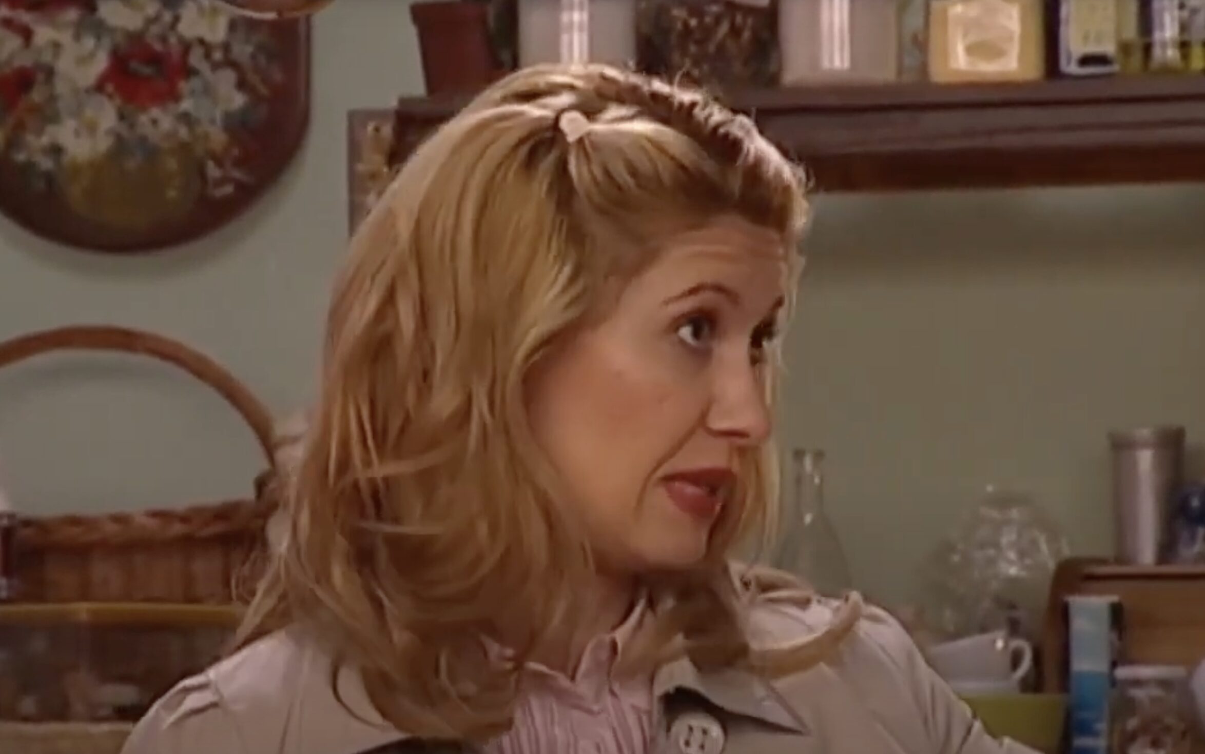 Se je spomnite? Igralka iz slovenske serije Lepo je biti sosed je danes ...