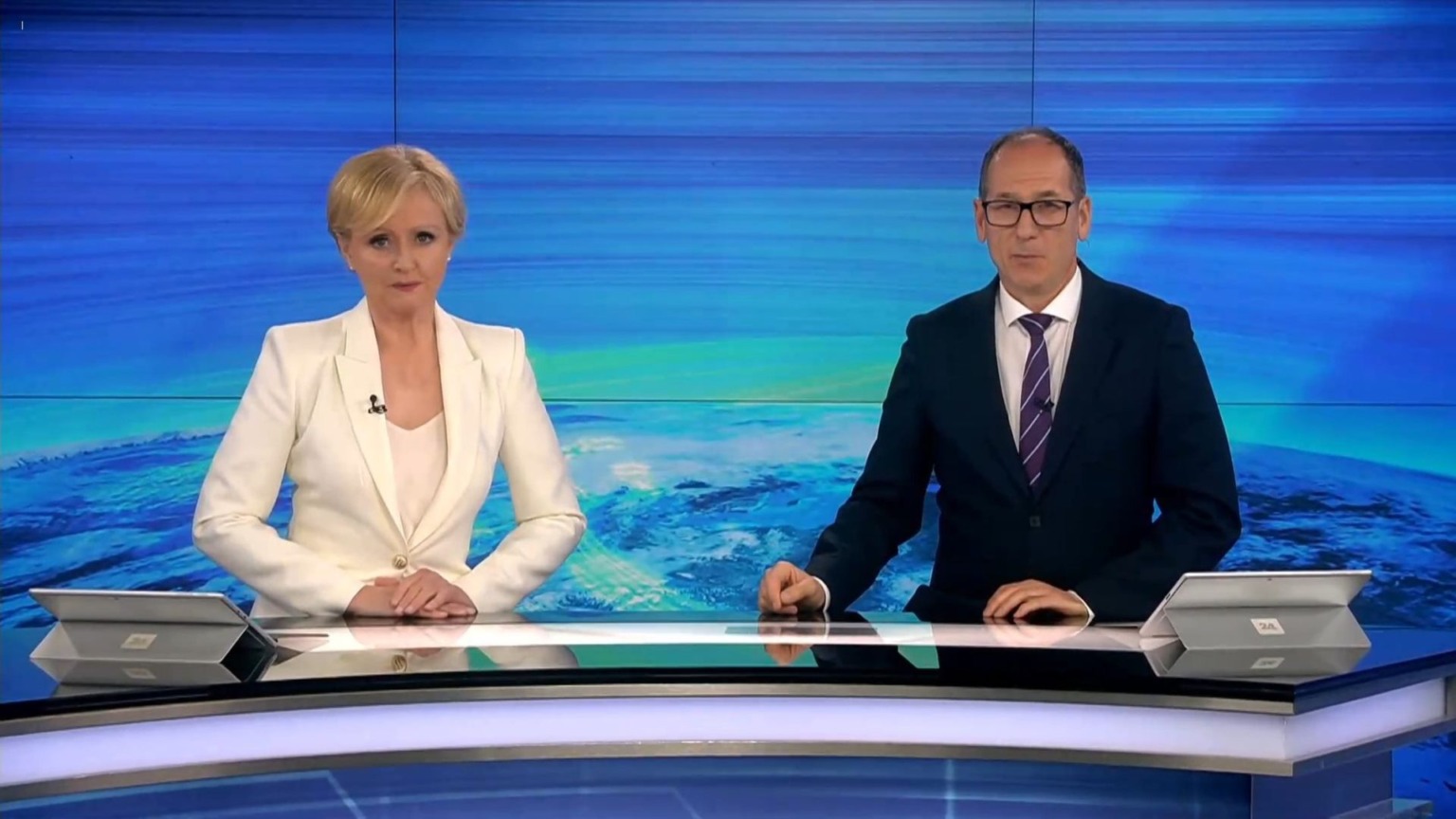 Kaj se dogaja med novinarskim parom, ki ga spremlja vsa Slovenija ...